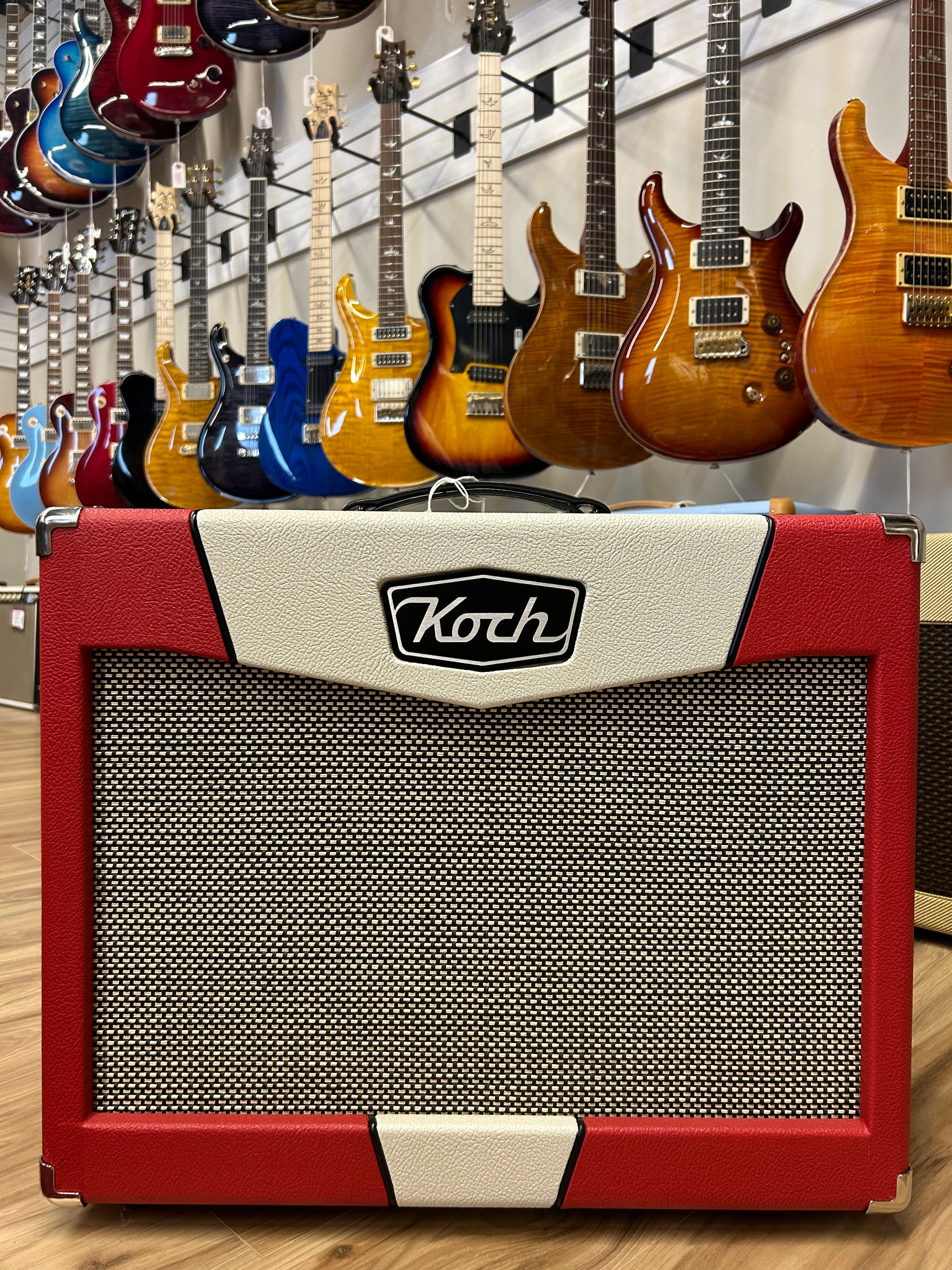 Koch Ventura C112 RC 3Ch. 20W 1X12 Combo red/cream